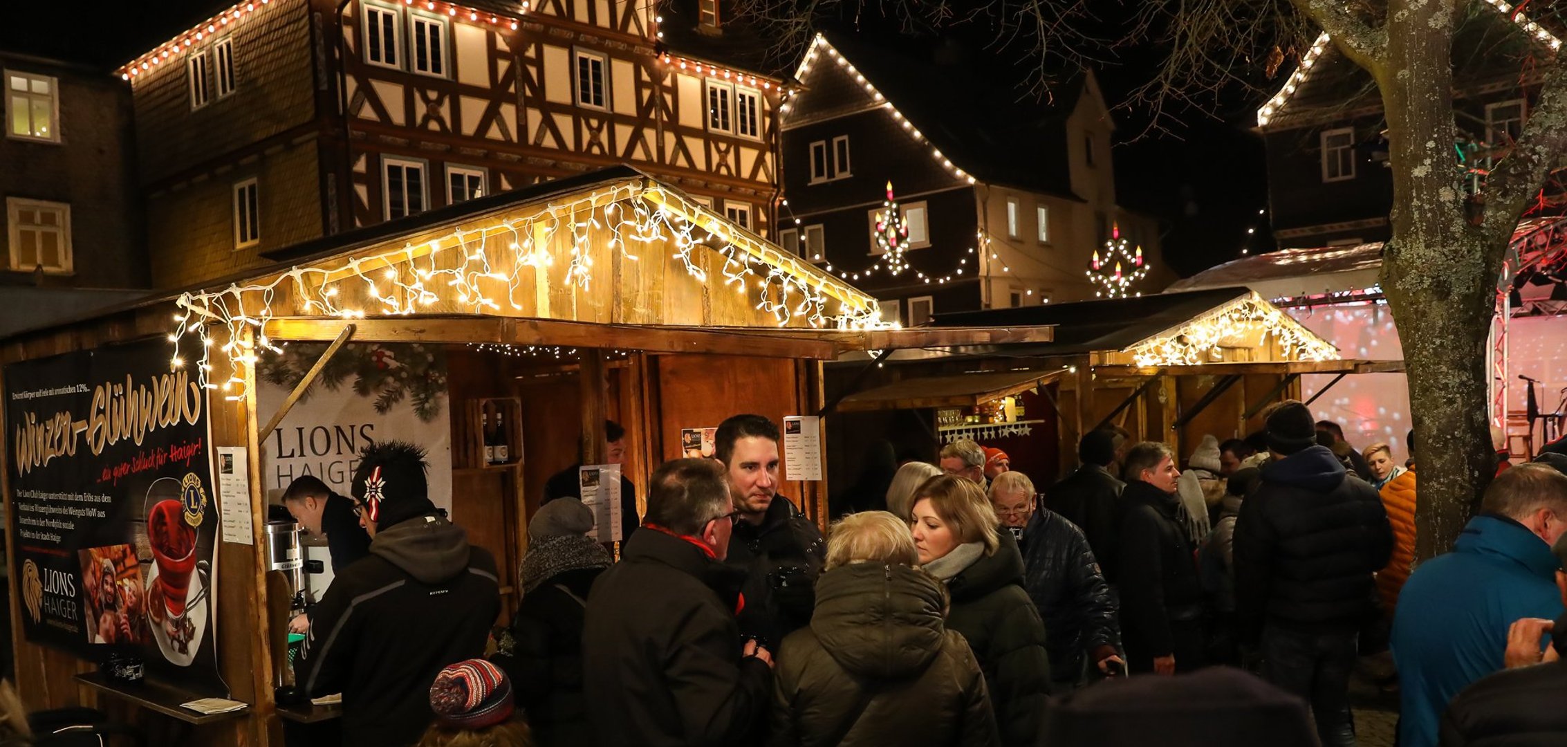Weihnachtsstimmung am Marktplatz | Stadt Haiger – traditionell kreativ ...